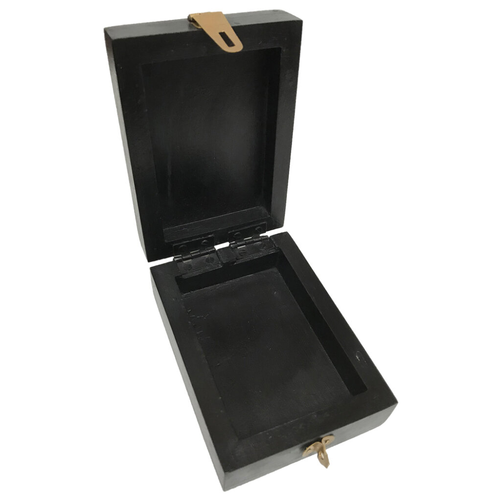 4-5/8″ Compass Skull Playing Card Box – Madison Bay Company